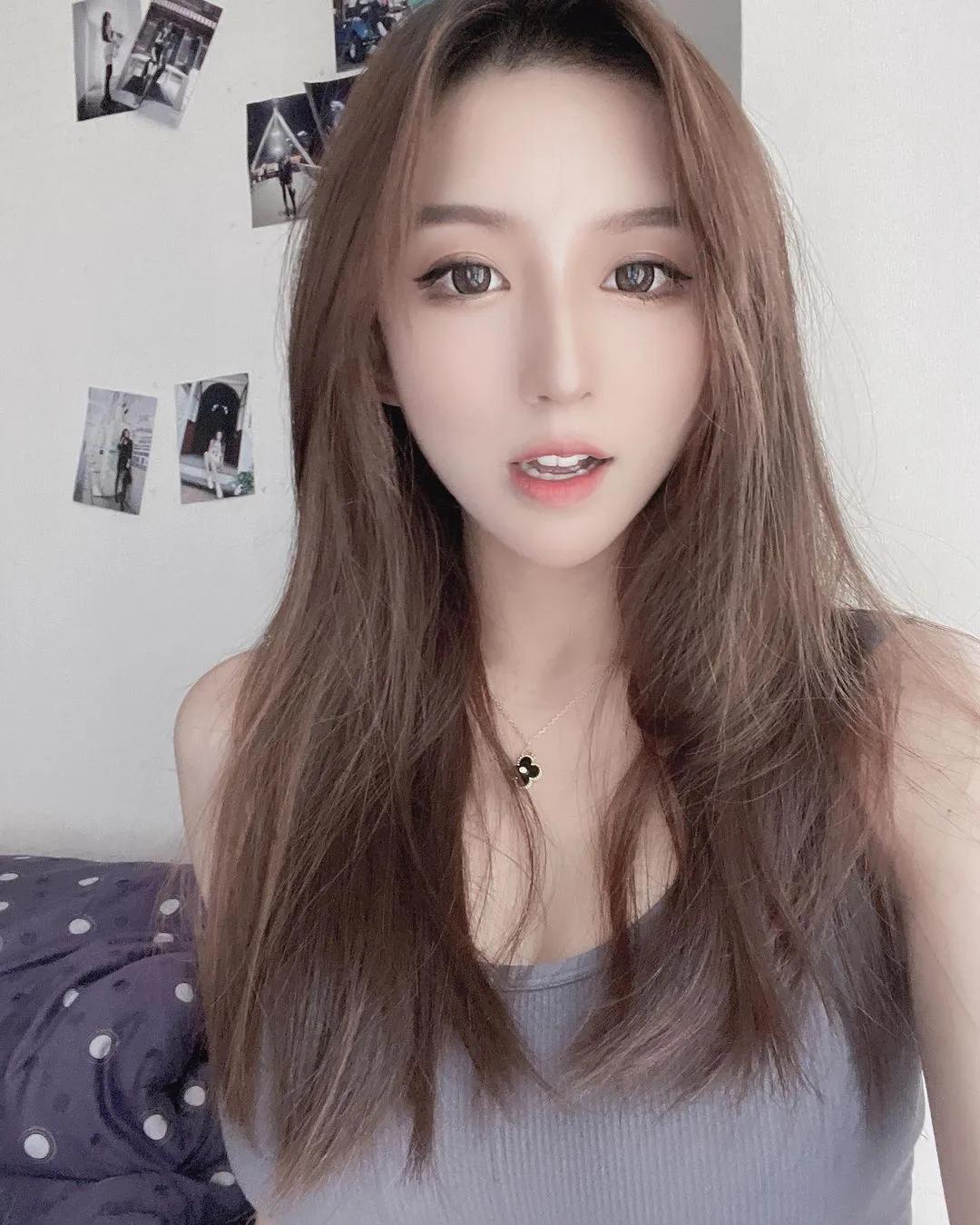 Ashley Cheung, the model, the skin is like fat, the face is like white ...