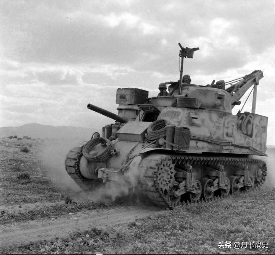The M31 tank rescue vehicle, modified from the M3 medium tank, was ...