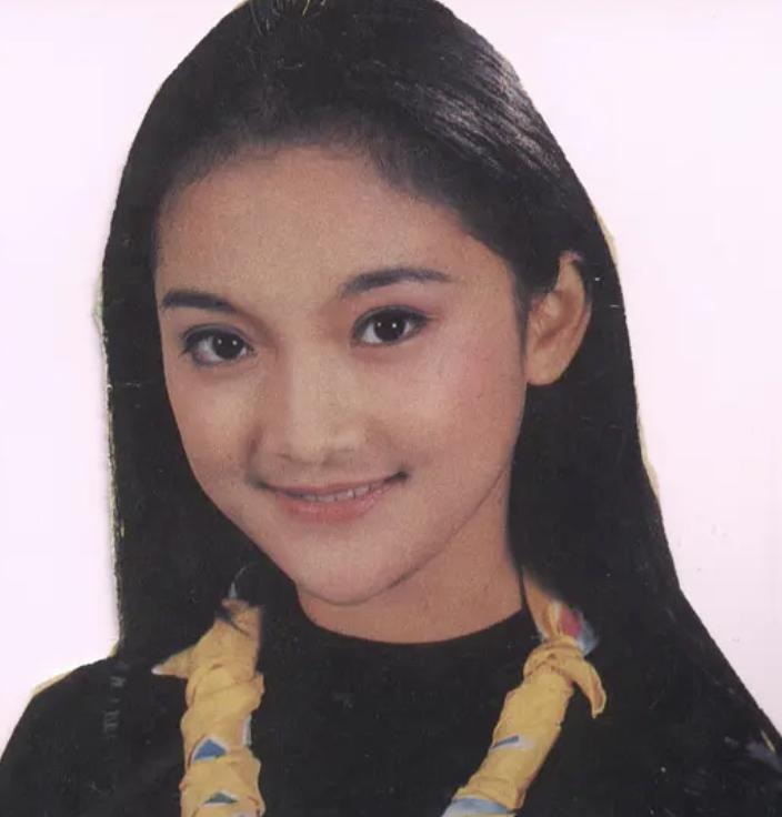 Zhou Xun's alternative life, and the 7 important men she loved - iNEWS