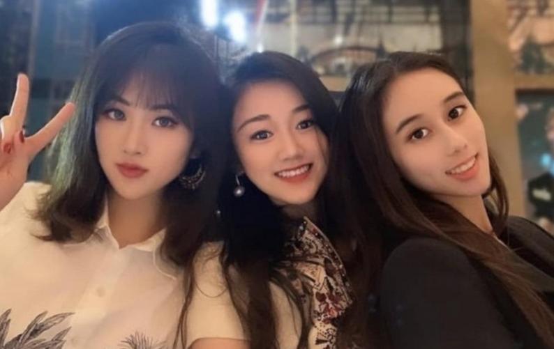 He Youjun booked a birthday party for his sister, He Chaoxin is the ...