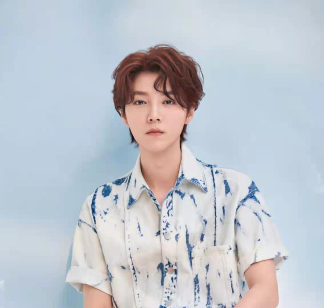 Lu Han intended to change the drama?Signed the new movie "Under One ...