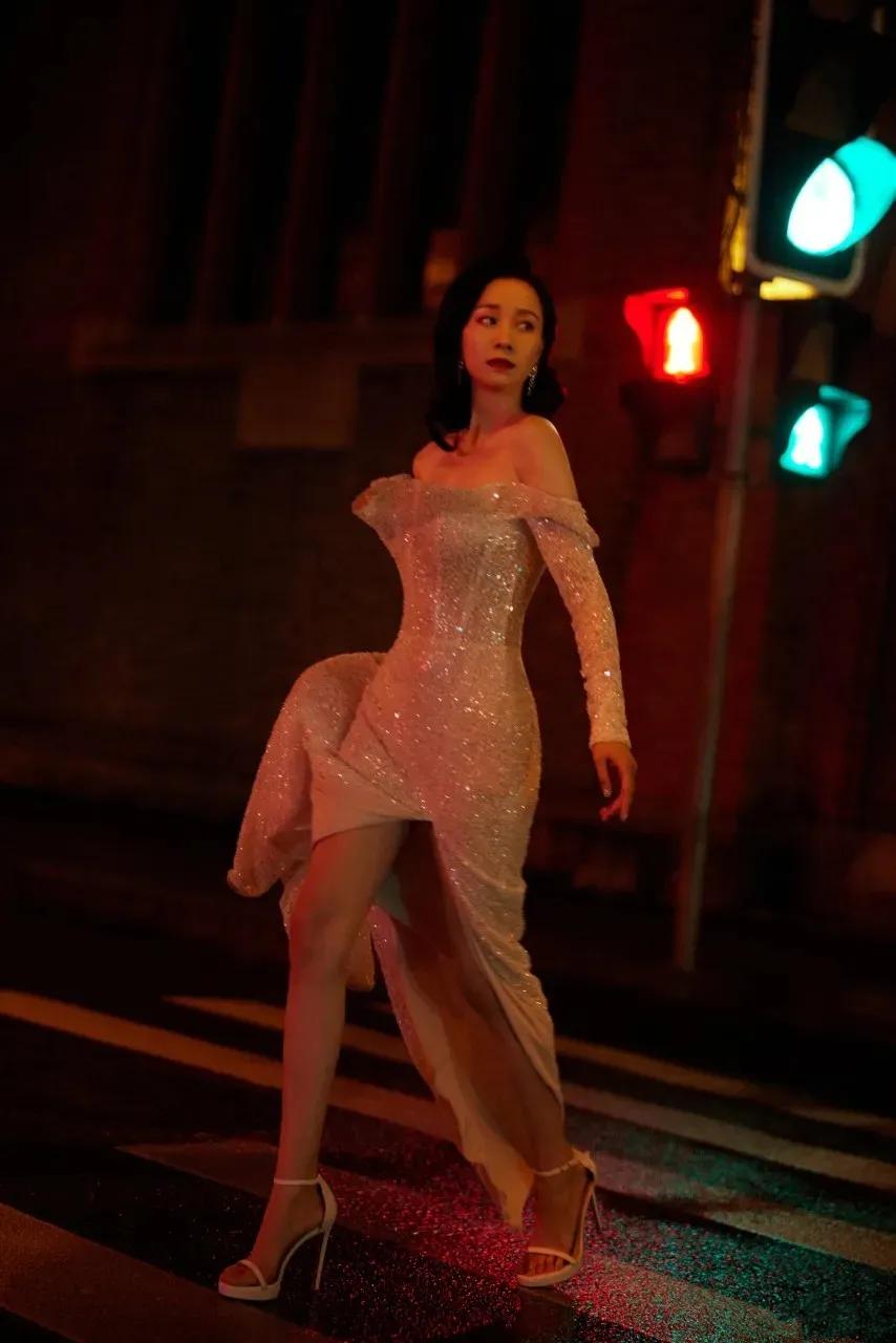 Ni Hongjie is still so beautiful at 43 years old - iNEWS