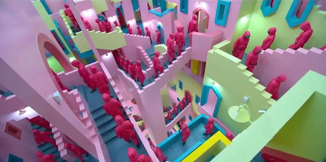 "Squid Game" has exploded, where did the scene design "copy"? - iMedia