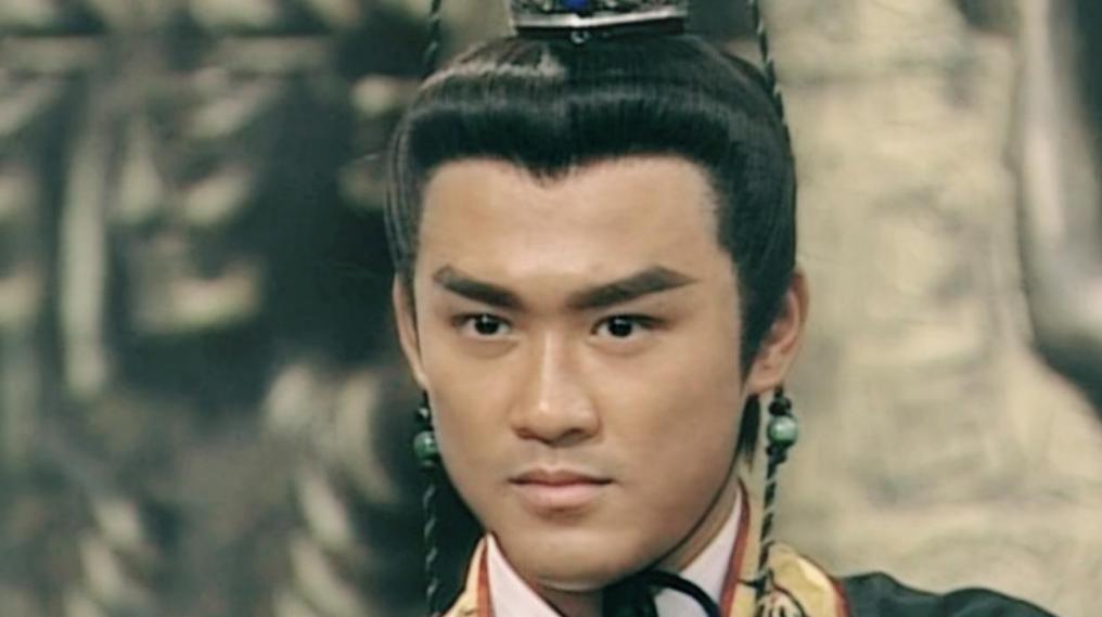 Raymond Lam starring in "The Legend of Heaven Slaying the Dragon", the middle-aged version of ...