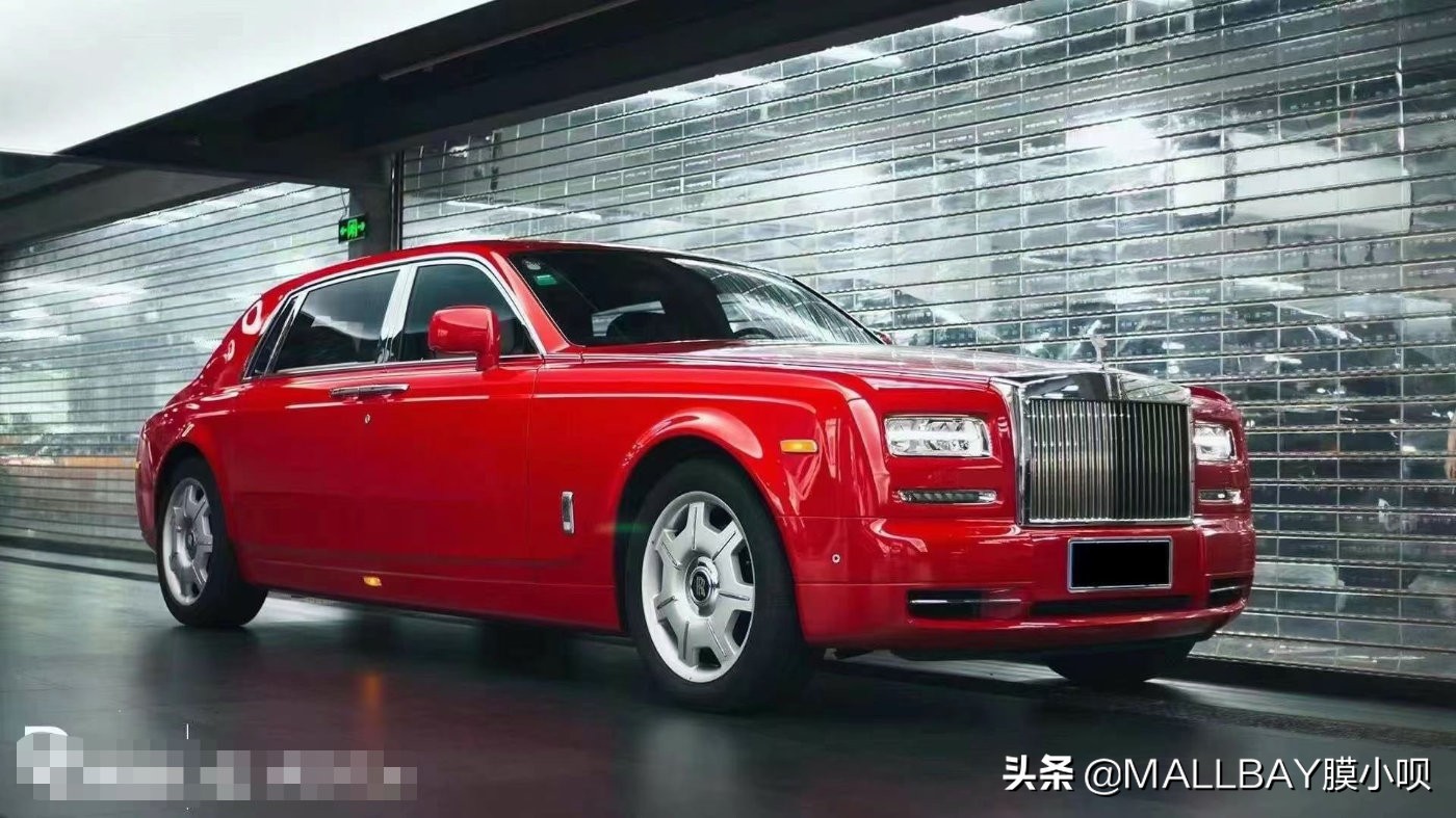Rolls-Royce Phantom changes color to highlight red really makes people ...