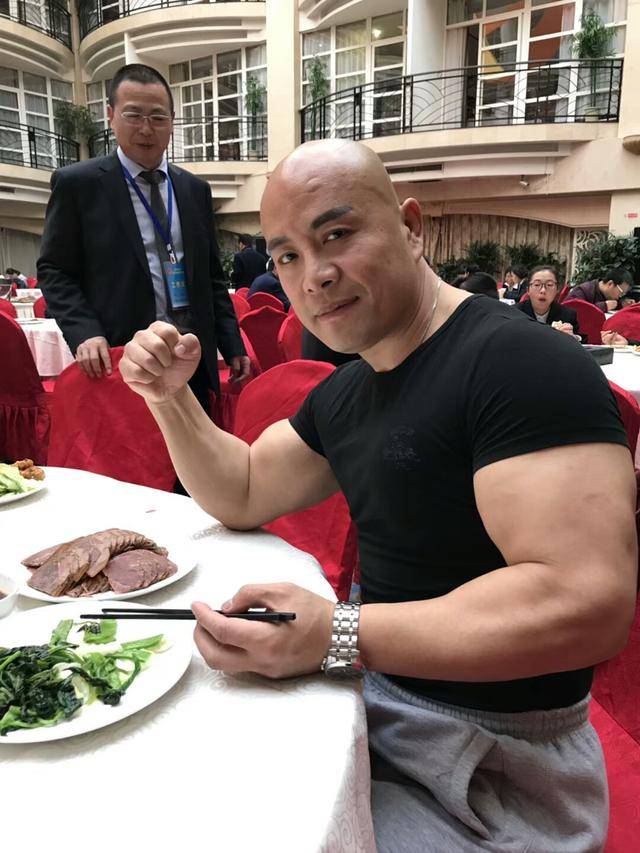 Hercules Long Wu vs. Netizens Eat Garlic Champion, netizens: When will ...