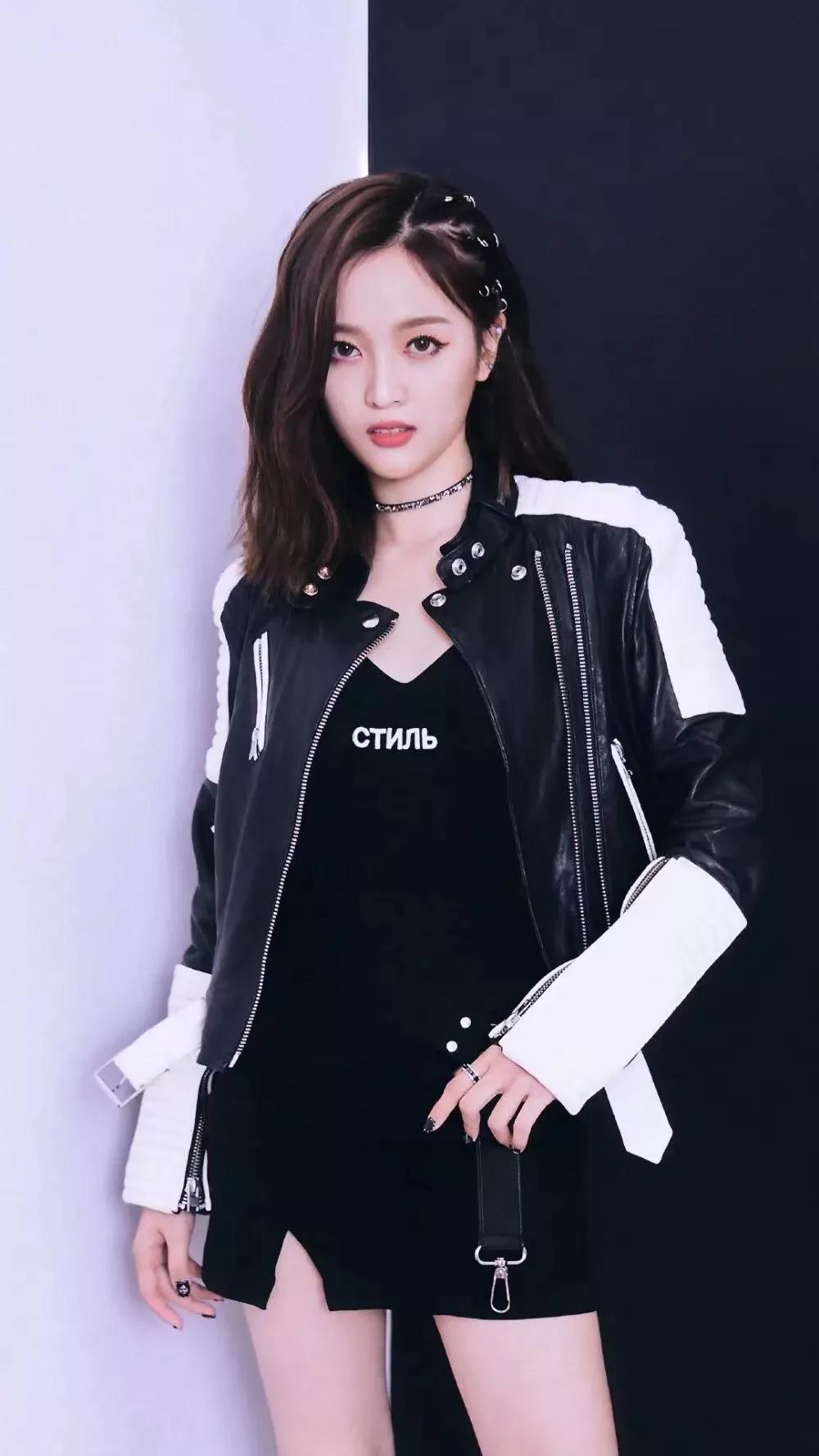 Beautiful legs Wu Xuanyi big power Song Qian Guan Xiaotong - iMedia