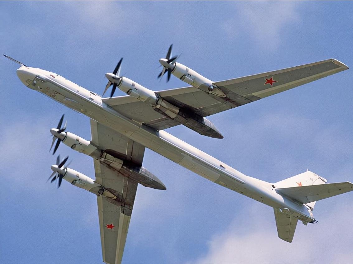 The strongest propeller fighter "Tu-95" bomber in history - iMedia
