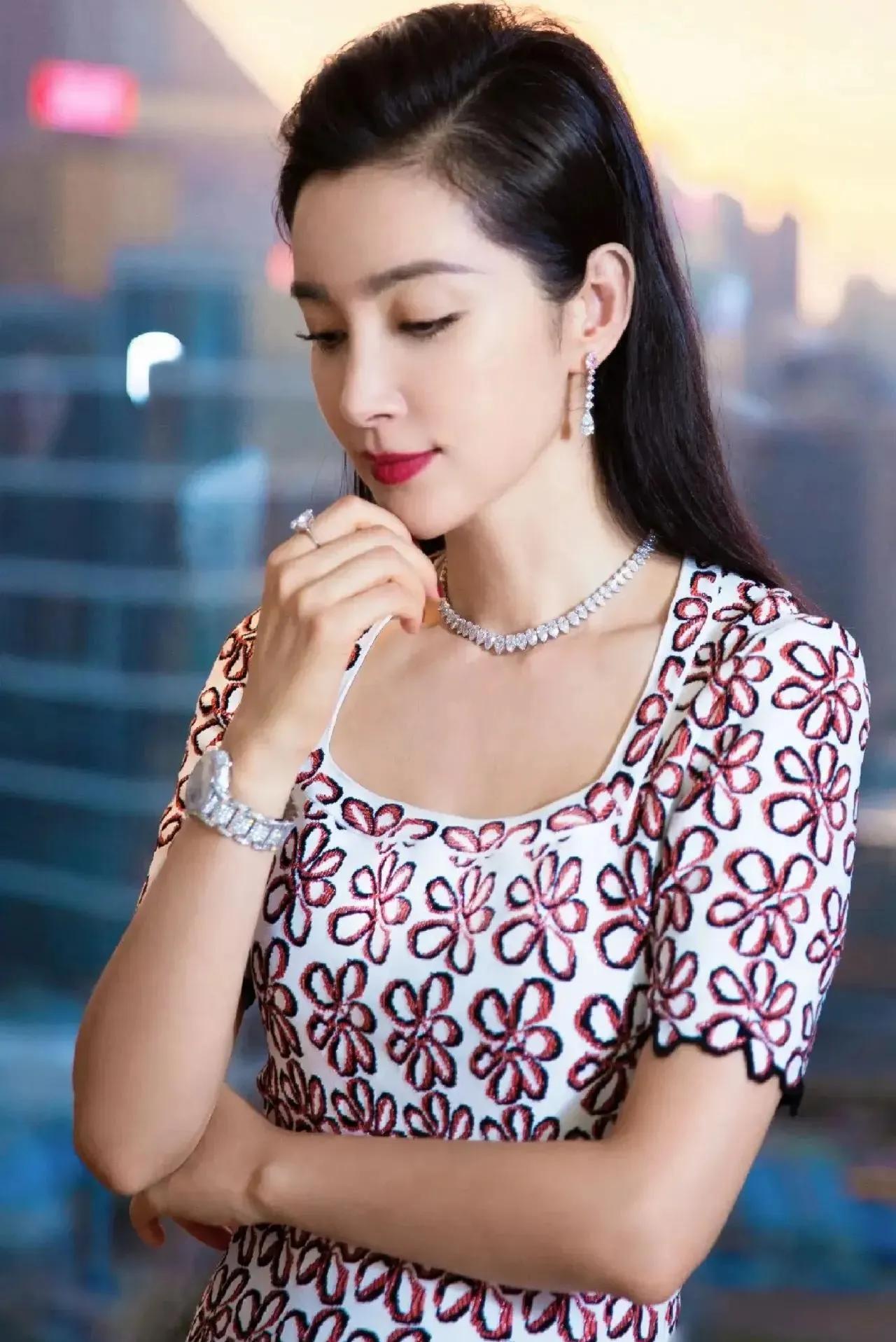 Li Bingbing Photo Album - iNEWS