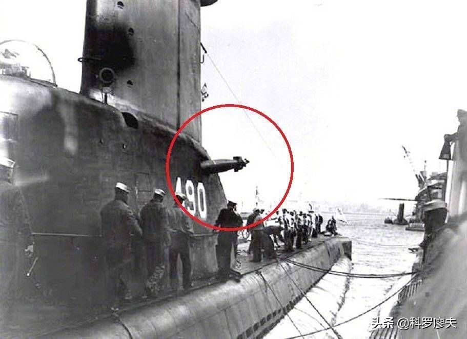 It's amazing!The nuclear submarine was hit by a torpedo without even ...
