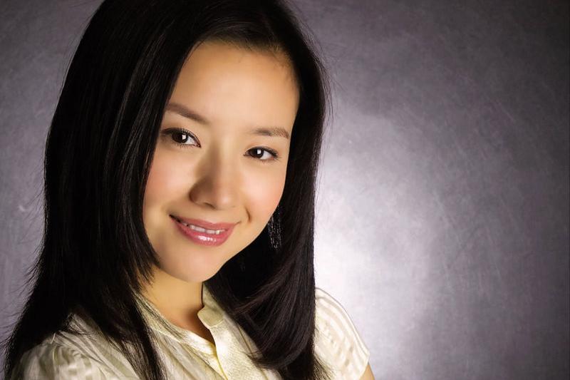 After divorcing Dong Jie, Pan Yueming and his 10-year-old girlfriend ...