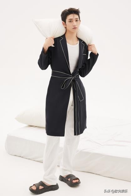 Yang Haoming's new single "Starry Sky Summer" is surprisingly online ...