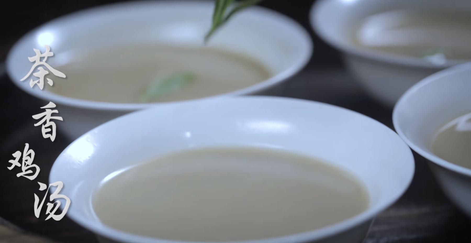 Li Ziqi treats guests to dinner, the scene is really spectacular ...