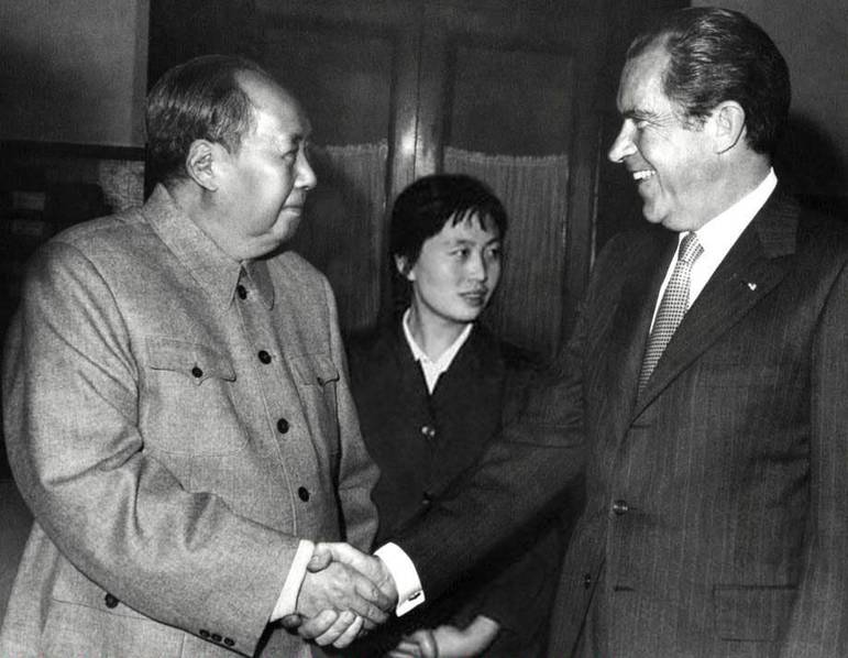 Great men and cigarettes: Mao Zedong smoked a hundred cigarettes, Deng ...