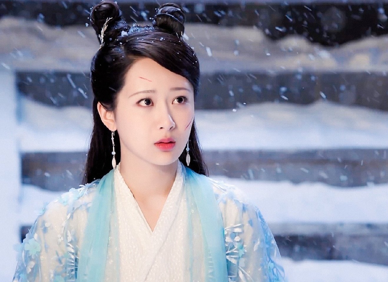 Yang Zi pretends to be an ode to joy, and Qiu Yingying tears her eyes ...