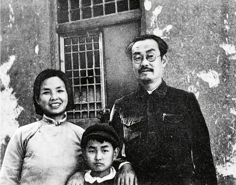 Red agent tycoon Wu Defeng: He was unknown, but he played with Wang ...