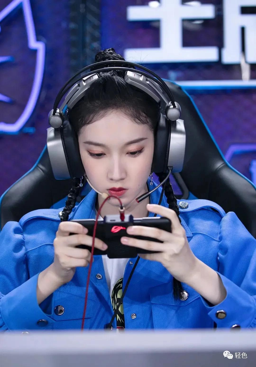 Liu Lingzi is a light mature woman, her milk is tender and watery - iNEWS