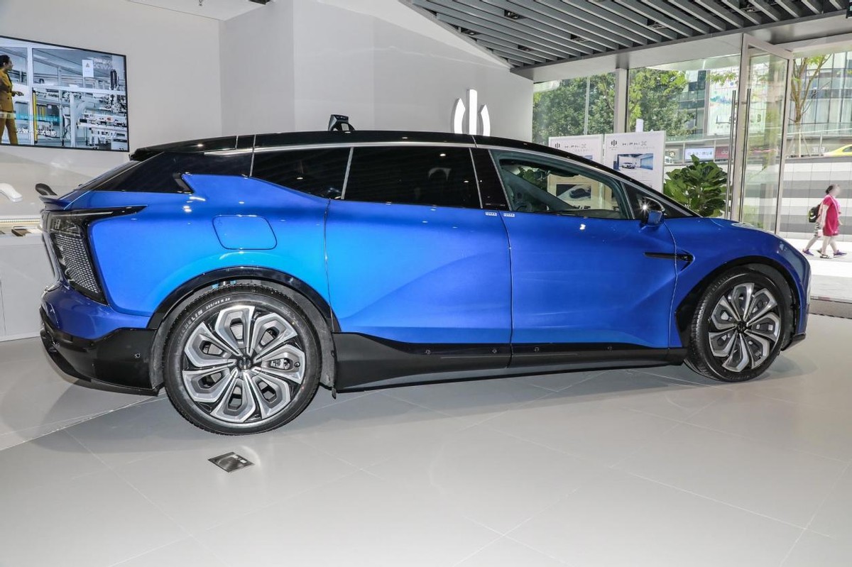 Gaohe HiPhi X, which is more proud than Hongqi, is priced at 800,000 ...