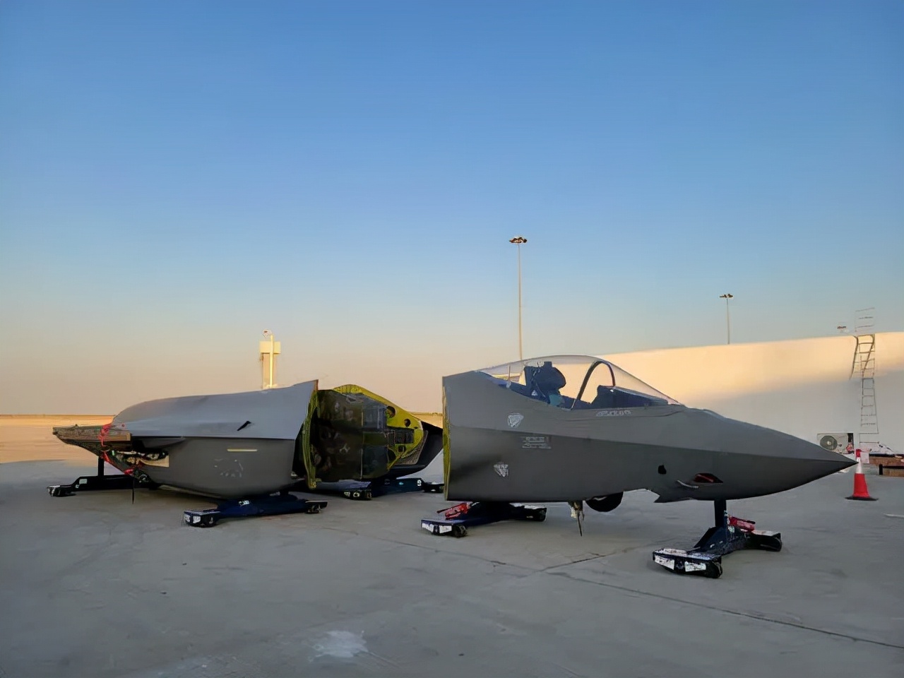 Su-75 Stealth Fighter: Prototype will participate in Dubai Air Show ...