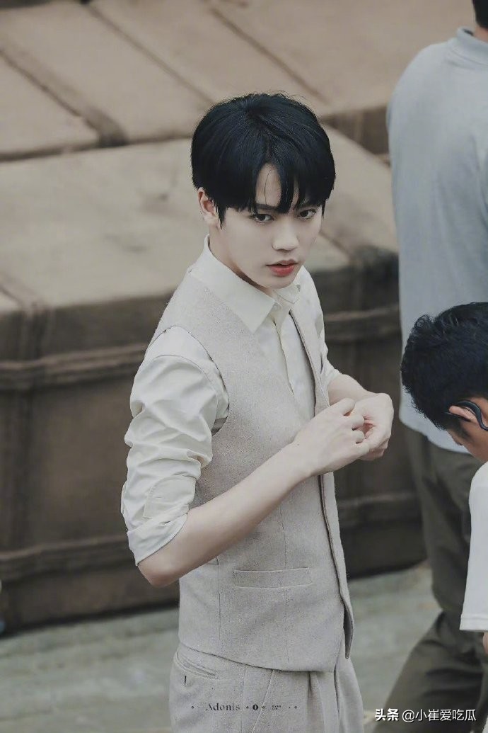 Cui loves to eat melons: Zhang Yixing, Lin Yanjun, Zhang Yuxi, Zhang ...