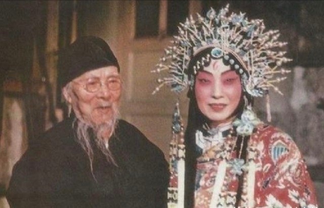 Qi Baishi met Xin Fengxia for the first time because of his beauty, and ...