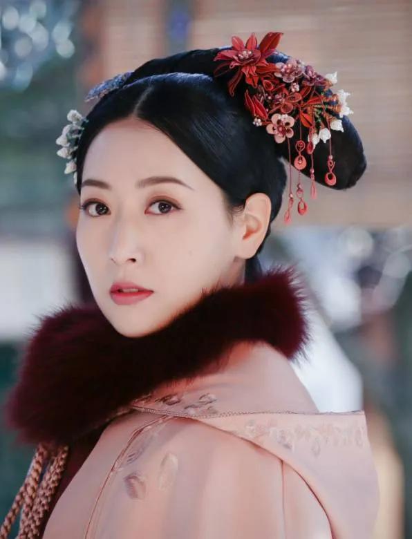 He Bing, Bai Bing, Li Naiwen, and Huang Haibing starring in "Liu Yong's ...