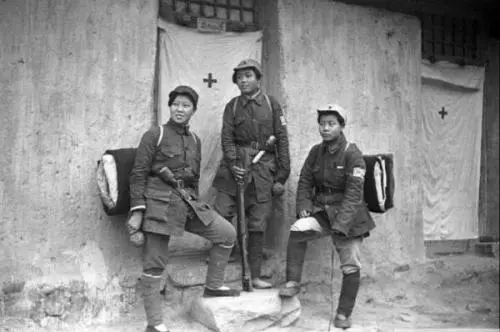 The female Red Army awakened in the corpse of a comrade in arms, but ...