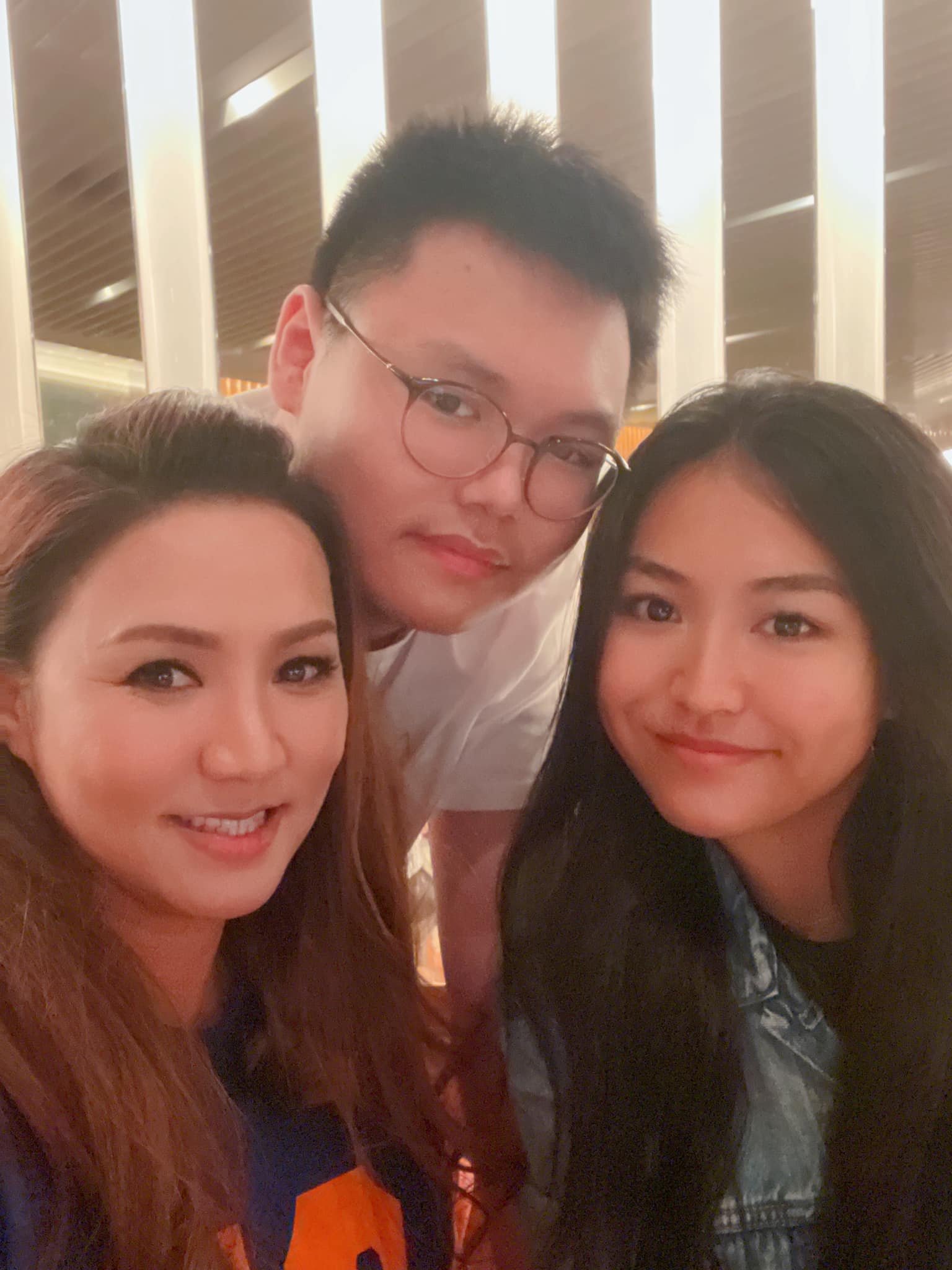 Li Ruienhan took a family portrait. His 16-year-old son looked like a ...