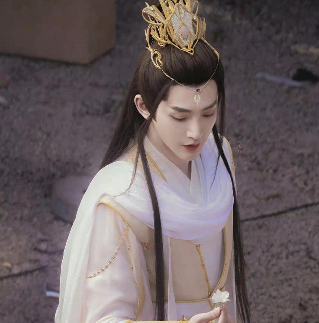 Changyue Jinming film flower exposed, Luo Yunxi's white deer red and ...
