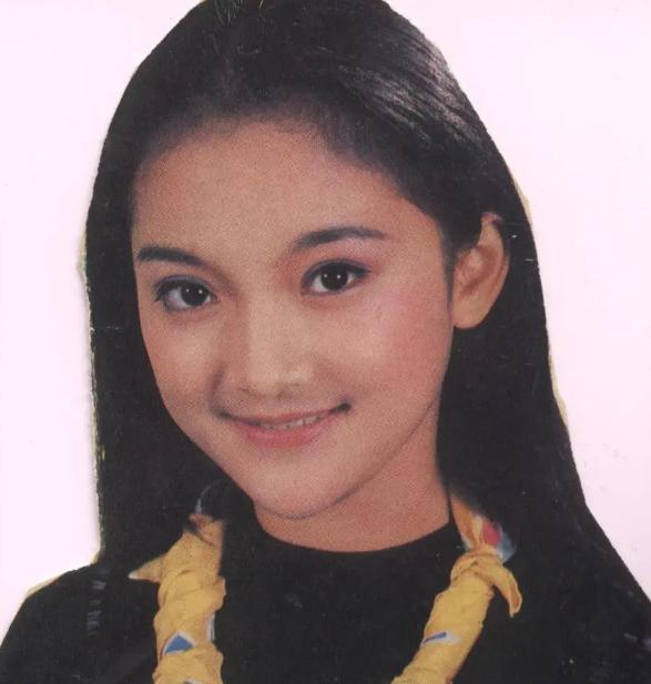 A photo of Zhou Xun 13 years ago was exposed: Why did her 8 love ...