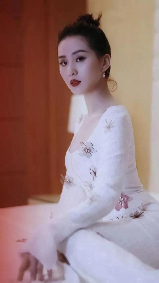 Tender Lady Liu Shishi - iNEWS