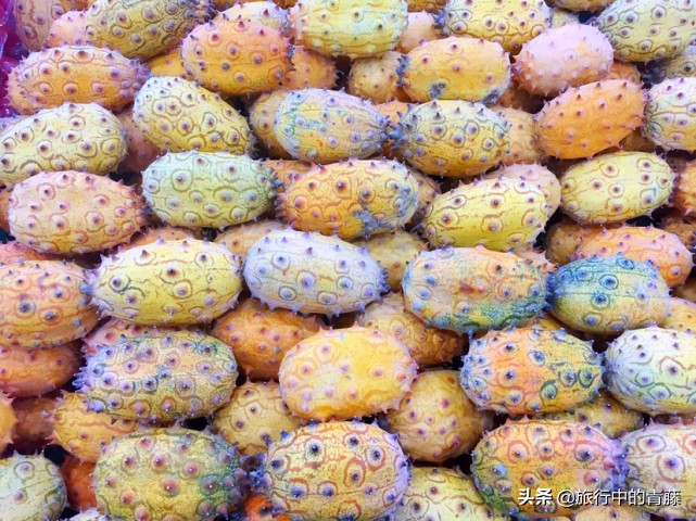 There are many varieties of fruits in Xishuangbanna, Yunnan, and the ...