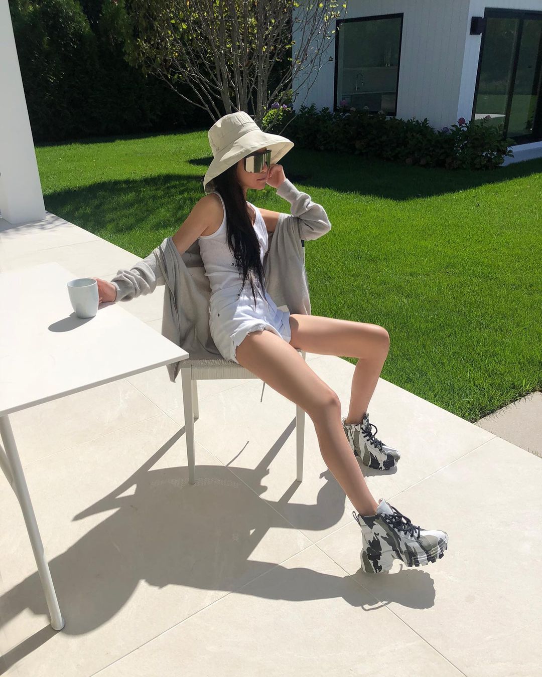 The 72-year-old wedding queen Vera Wang has zero fat, wears "lace shoes ...