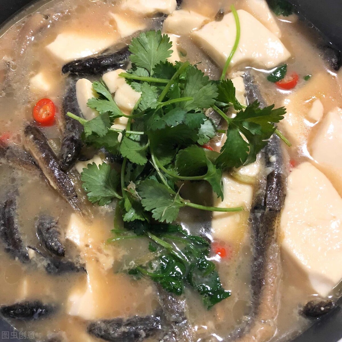 Put the loach and tofu into the pot, will it make the loach tofu?The ...
