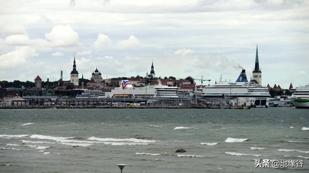 "De-Russianization" of the three Baltic countries - iNEWS