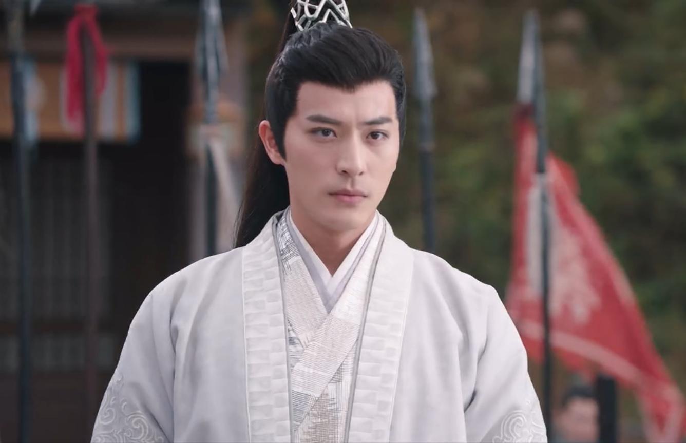 Xu Kaicheng is really amazing, his modern outfit is much more handsome ...