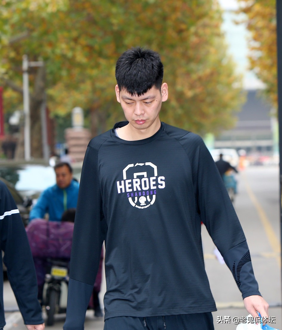 Zhu Rongzhen has something to say, his girlfriend warms his heart ...