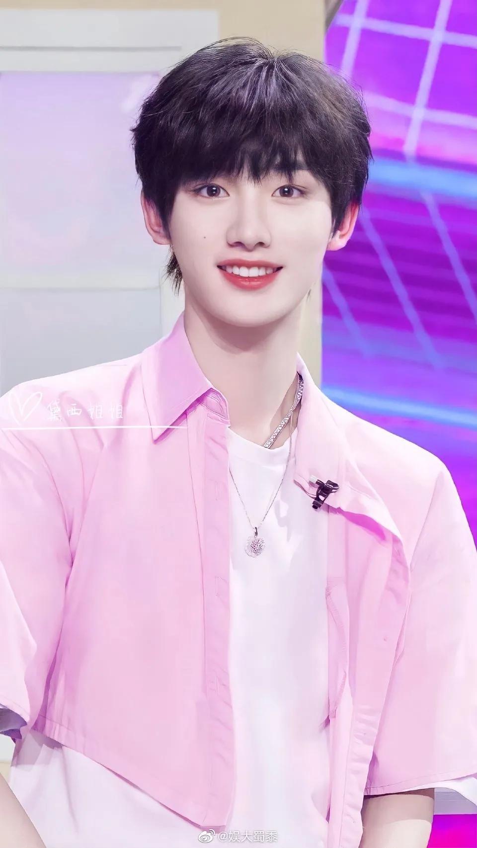 Ding Chengxin: The sixth person in the Happy Family?Can you work without a host card? - iMedia