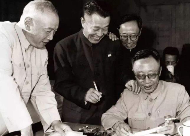 Wang Lingji: For a woman, he slapped Chiang Kai-shek twice and was ...