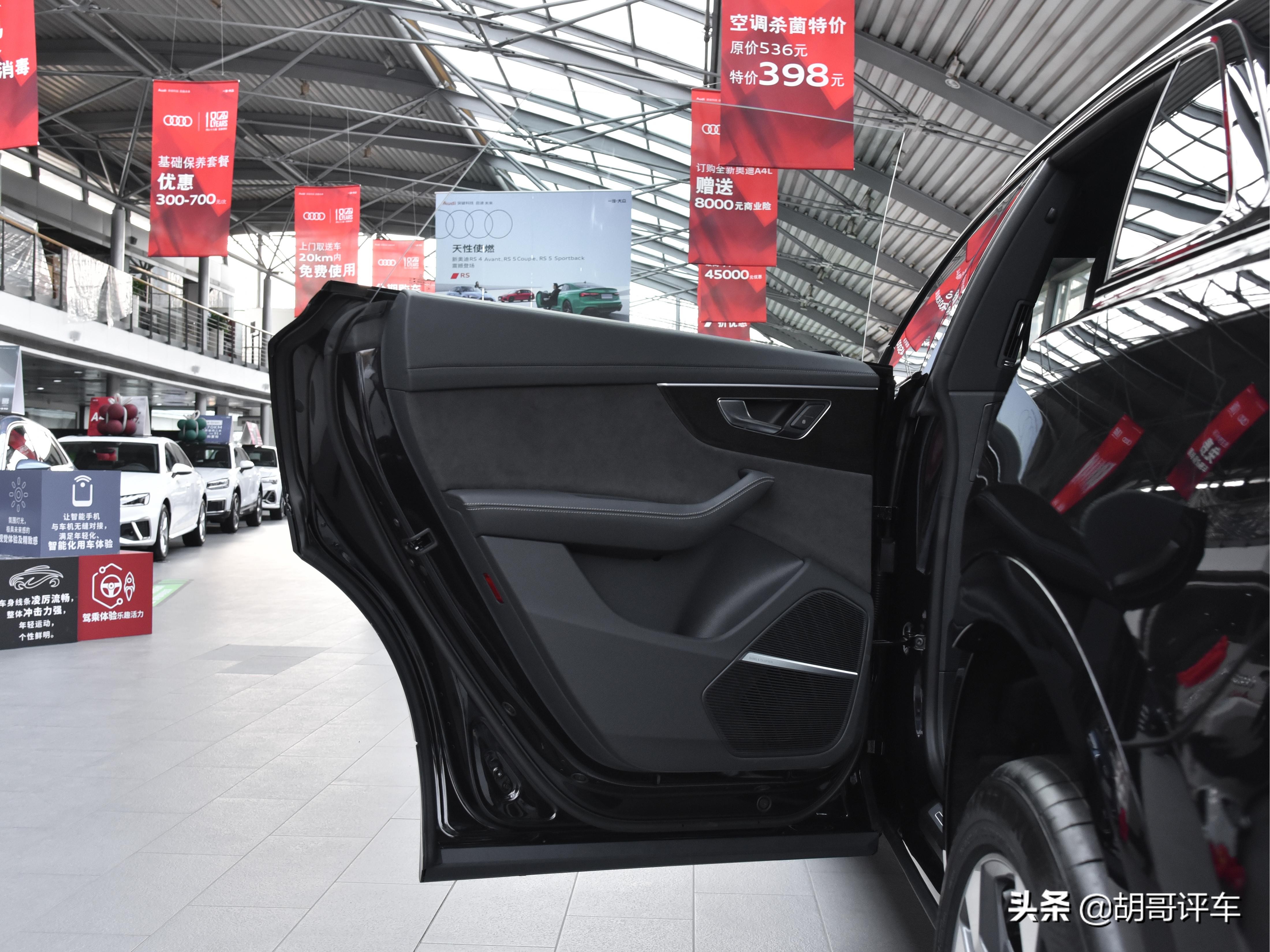 The wheelbase is nearly 3 meters, 3.0T+V6, frameless doors, real shots ...