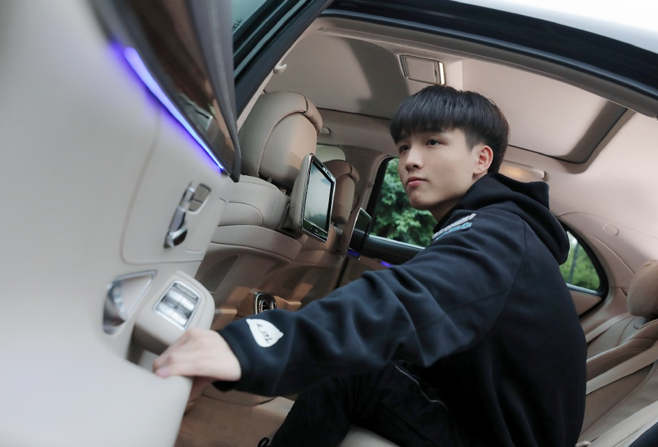 XLB回二隊原因公布，EDG老岳：RNG開價太高了，試訓後都買不起 - 資訊咖