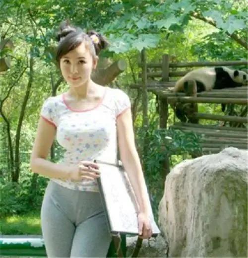 Use your daughter as a nude model to draw a "Mountain Ghost" worth ...