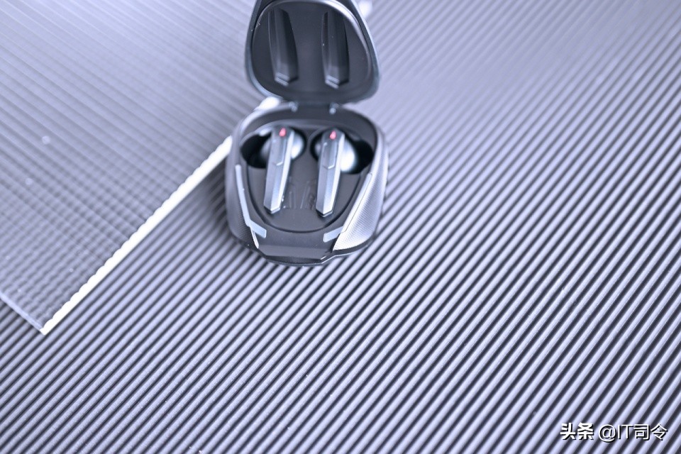 This is what gaming headsets should look like, Oken Black Mamba ES07 ...