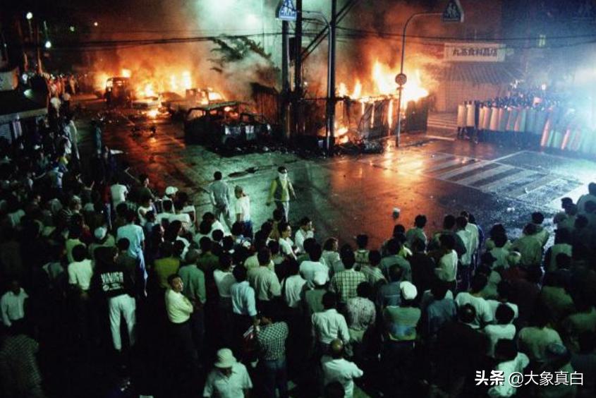 The busiest street in Japan hides the biggest slum!Take a look at where ...