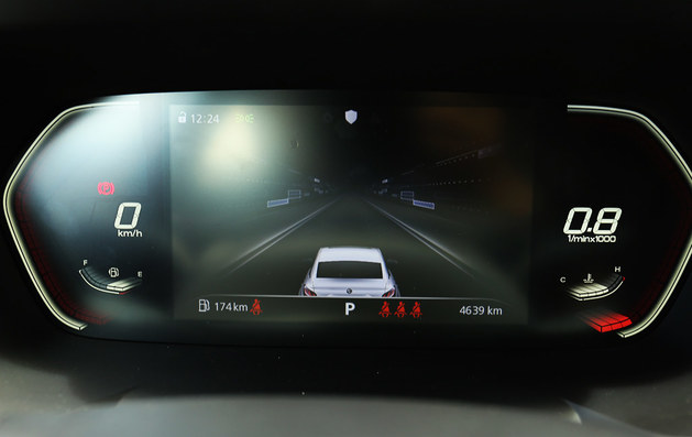 "After X Kilometers" Talk to the visual designer about his MG5 - iMedia