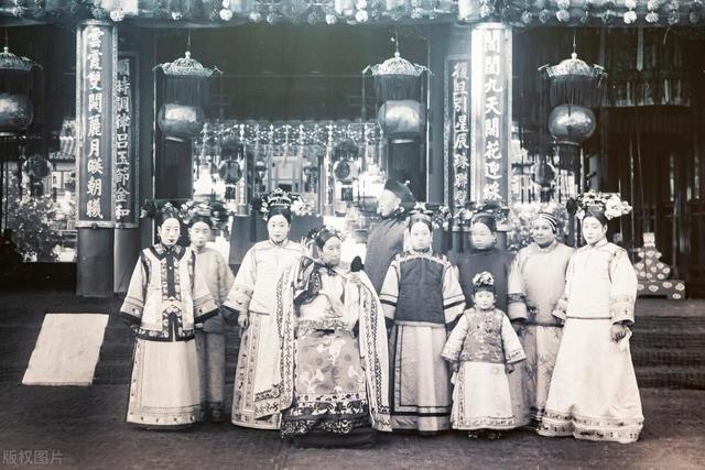 A real photo of Empress Dowager Cixi, a photo in the American Museum ...