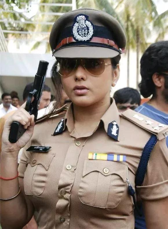 Indian real policewoman - iNEWS