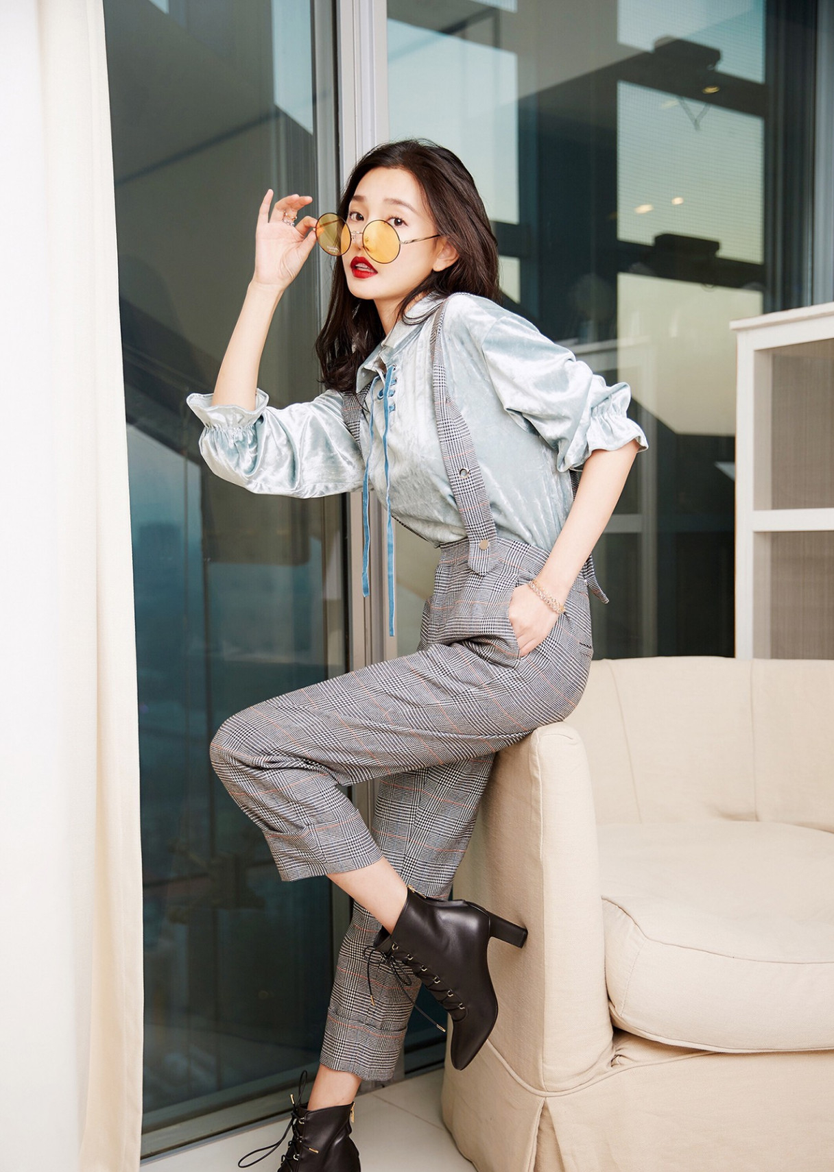 Discovered by Wang Jing in his sophomore year, starred in 3 movies for ...