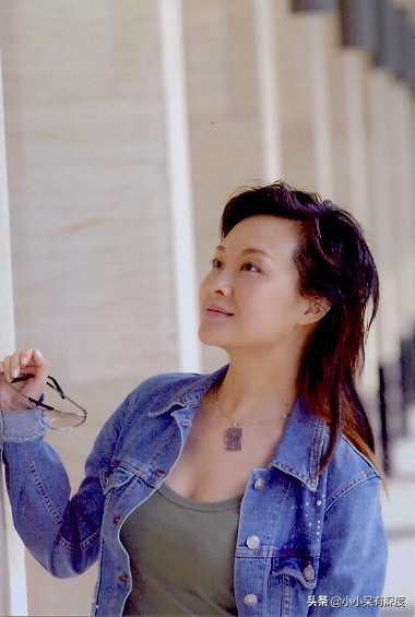 Dragon TV anchor Ye Rong, she gave birth to a girl in 2011, and her ...