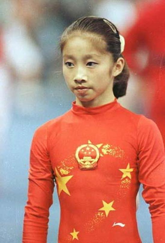 Lu Li, an Olympic champion who suffers from hepatitis and works as a ...